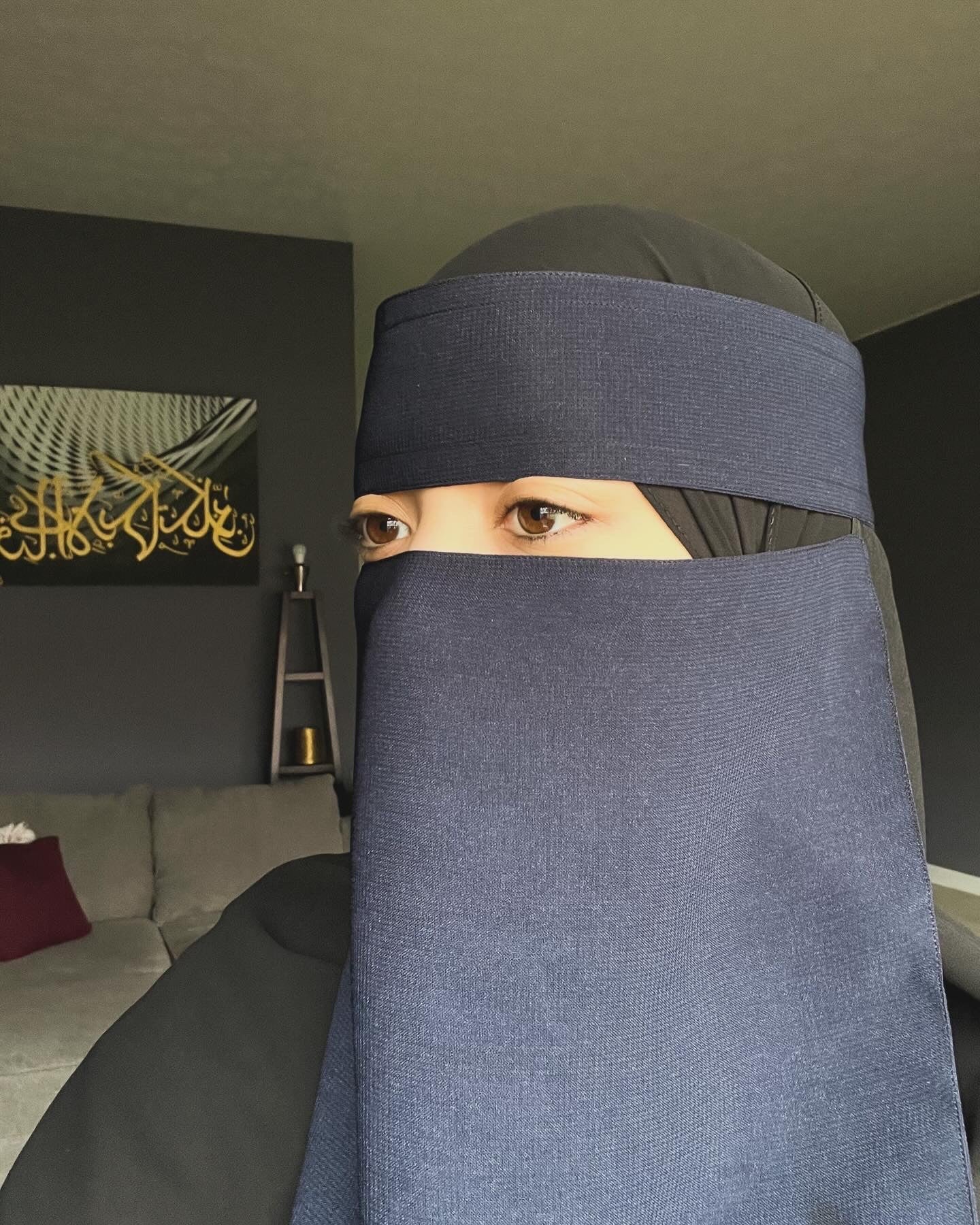 navy Saudi Style Niqab, with clip snap – Niqabi Style